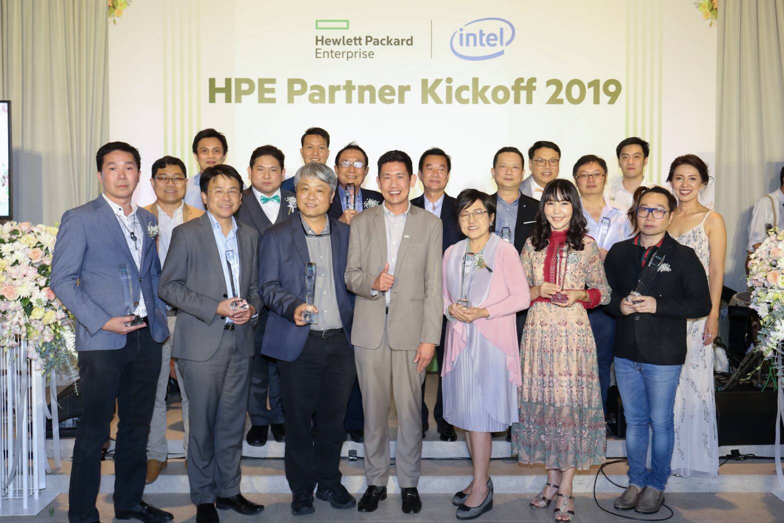 INET คว้ารางวัล Strategic Award 2018 "Hybrid Cloud & Azure Stack" จาก HPE